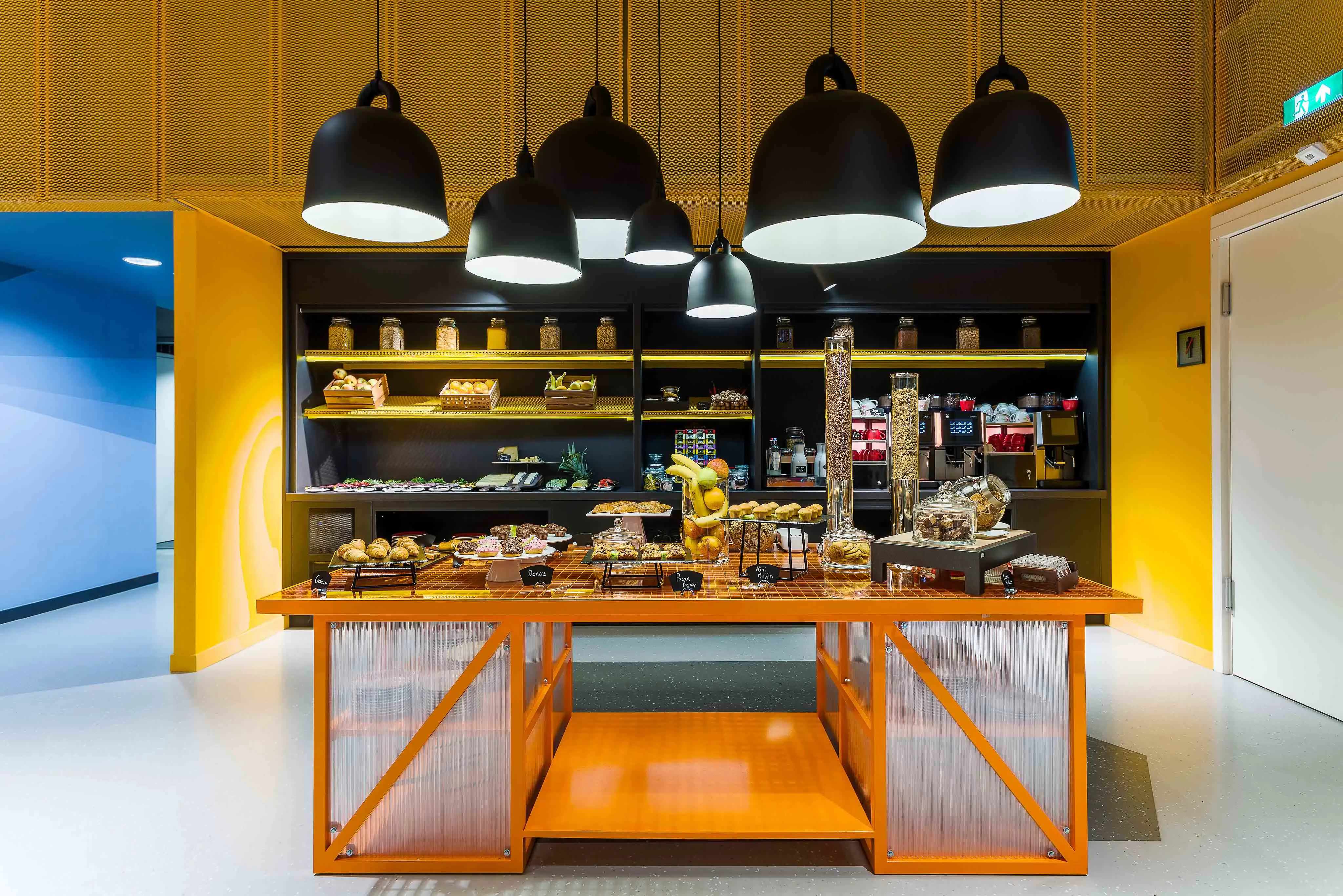Room Mate Bruno | Rotterdam Partners