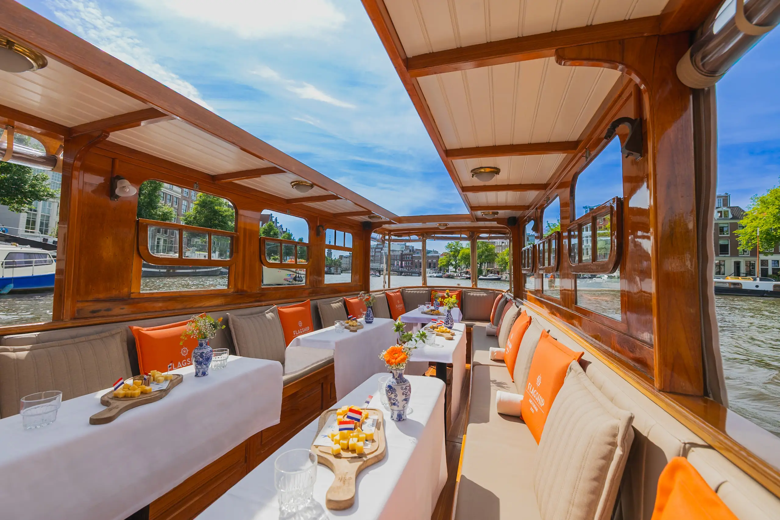 Flagship’s Classic Boat Cruise with Cheese & Wine | I amsterdam